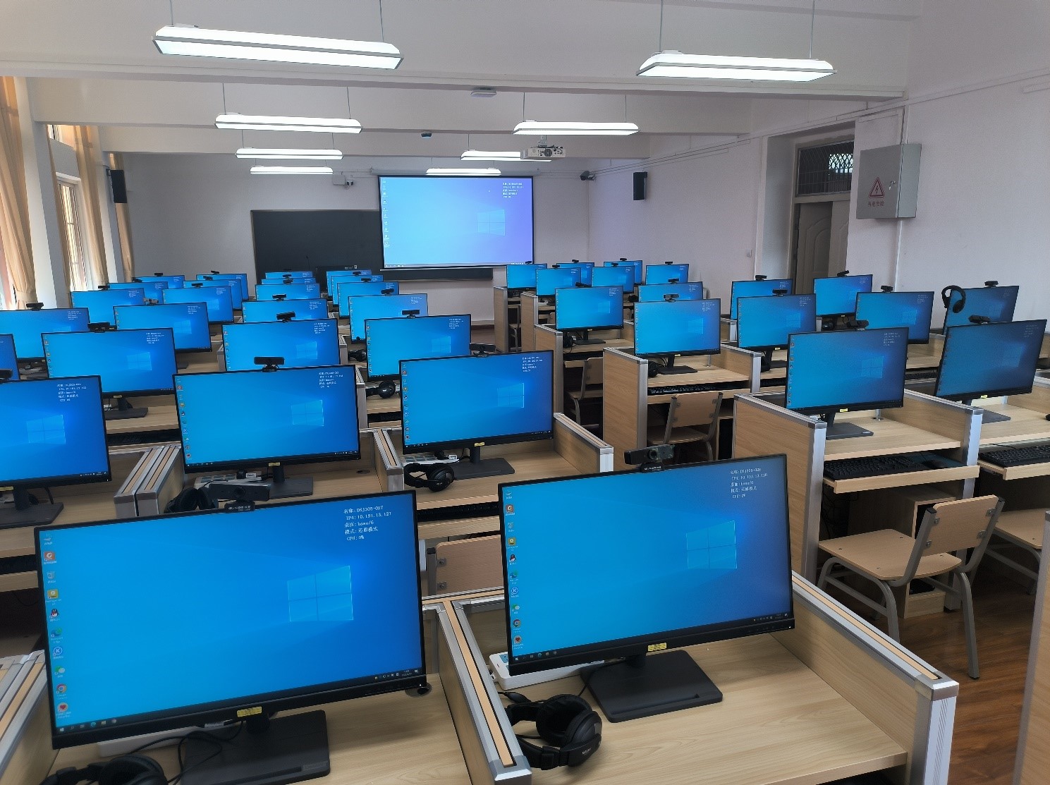 云南大学大数据专业技术人员培训项目顺利验收 昆明隆本科技有限公司